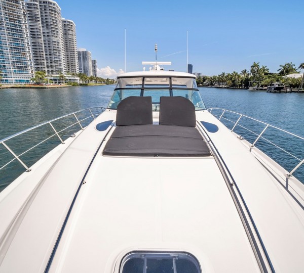 Yacht SEADATED, Sea Ray | CHARTERWORLD Luxury Superyacht Charters